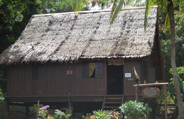 RUMAH TRADISIONAL MALAYSIA | Baca Celik Hati