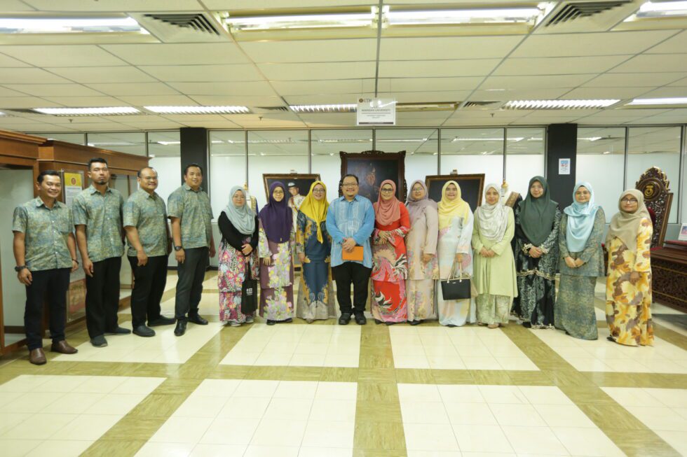 Lawatan ke Perpustakaan UTM oleh Seksyen Projek Khas Hab Pendidikan ...