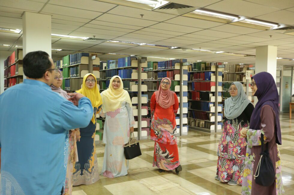 Lawatan ke Perpustakaan UTM oleh Seksyen Projek Khas Hab Pendidikan ...