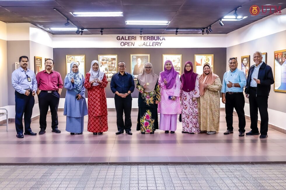 Naib Canselor UTM Adakan Kunjungan Rasmi ke Perpustakaan Sultanah ...